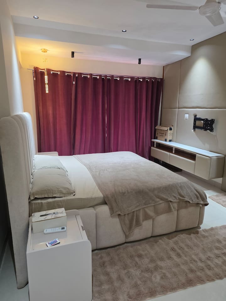 Luxury Party Pad! 2 Bhk With Huge Terraces - 孟買