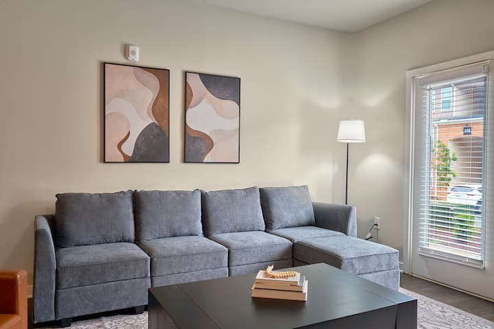 3bd Sanctuary Stone's Throw From Dt Clayton - Clayton, NC