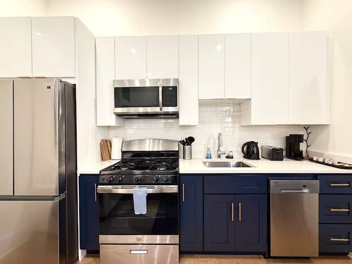 Downtown 1br W/ Kitchen • Near Convention Center - Rhode Island