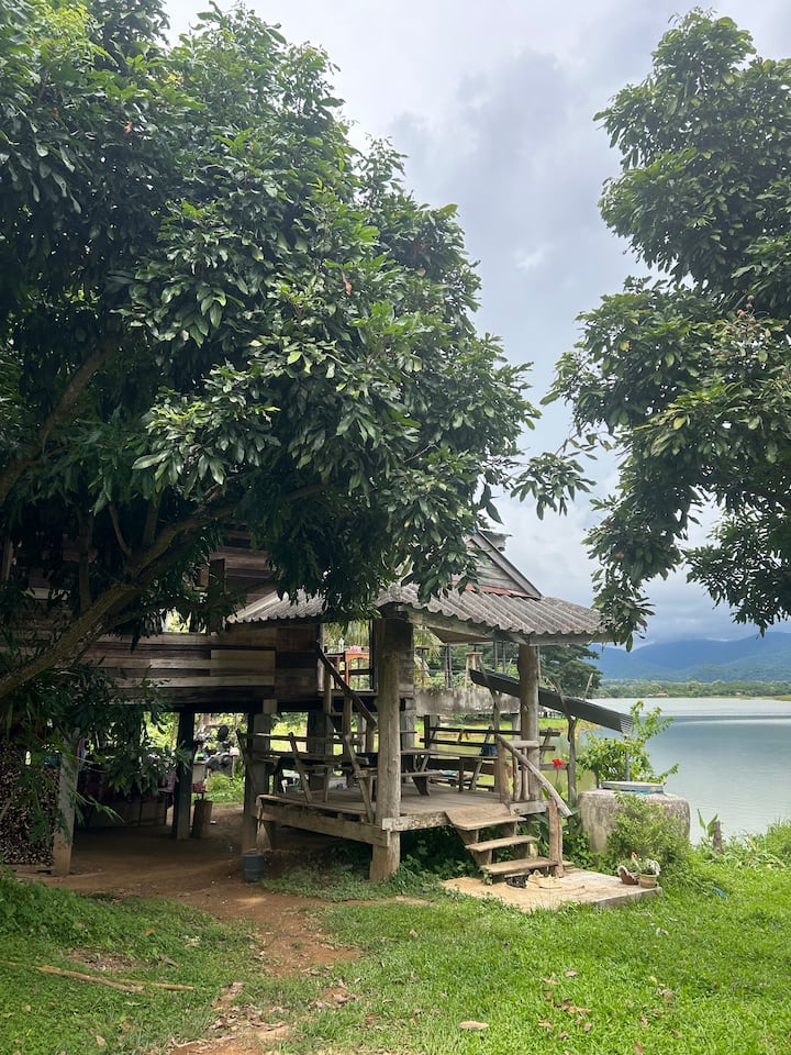 บ้านสวนริมอ่าง - Thailand