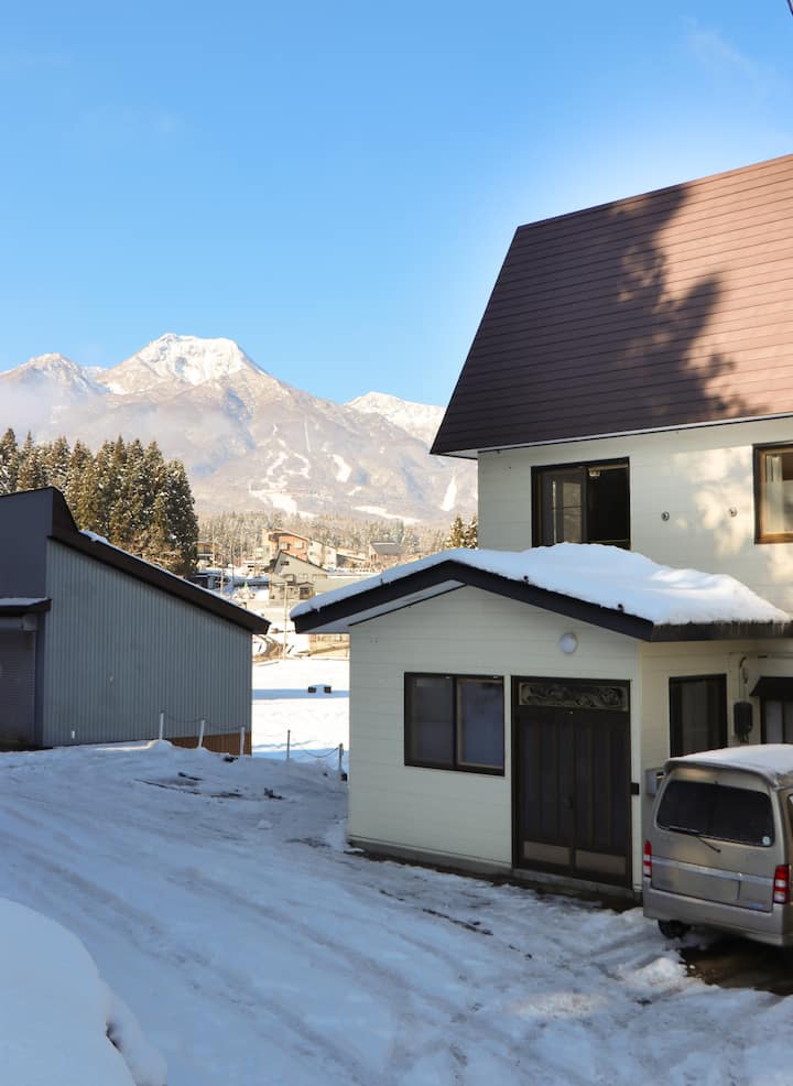 4 Bedroom Self-contained Guesthouse - Myoko