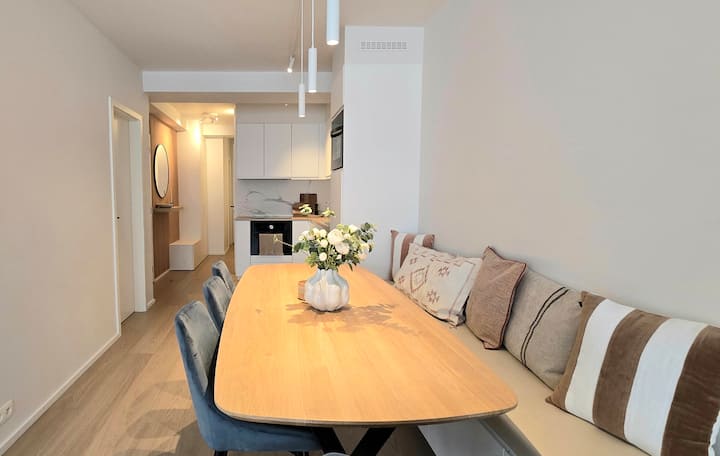 New Centrum Knokke, Family - Brujas