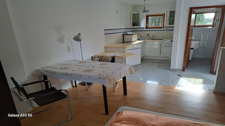 Zentral, Park, S-bahn, Bus, Langfrist. Hund - Eschborn