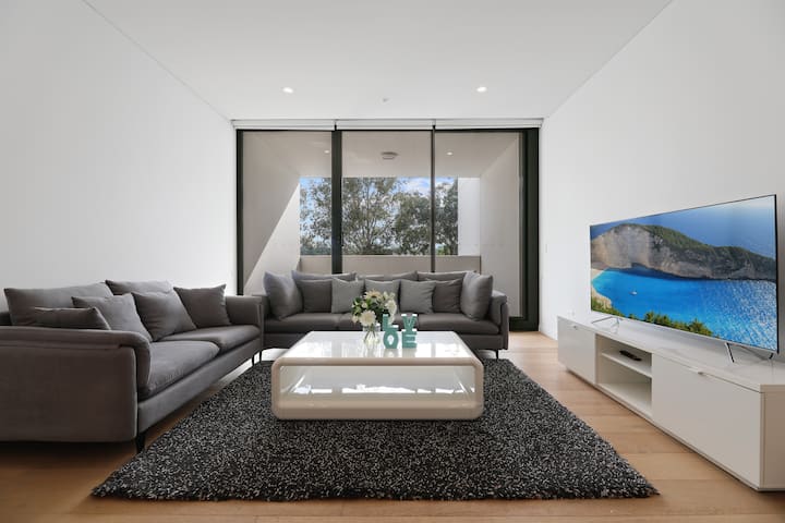 Bright & Stylish 2-bedroom Escape In Gordon - Hornsby