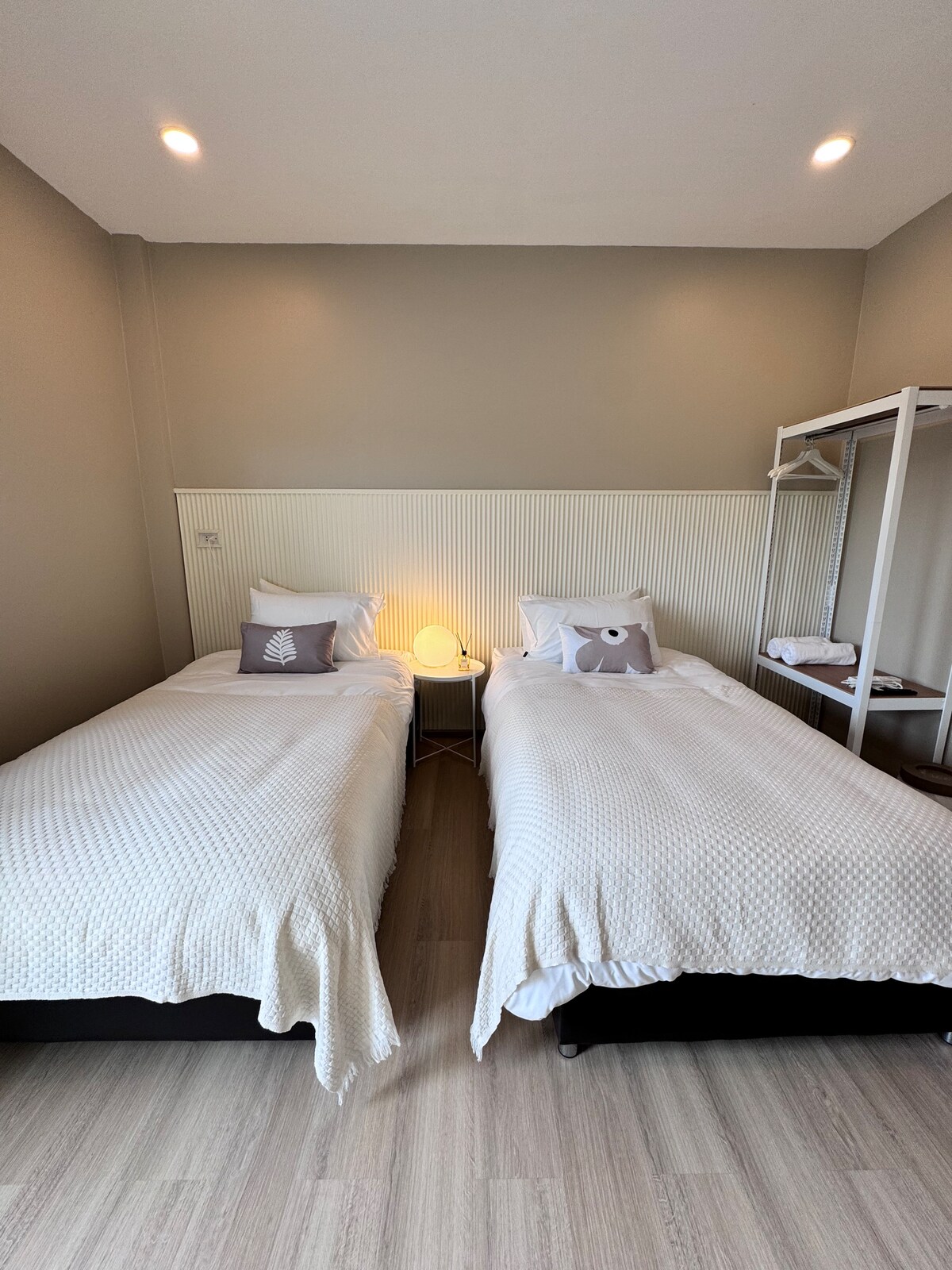 Classic & Cozy Rom Reun Room 6 - Flats for Rent in Chalong, Chang Wat ...