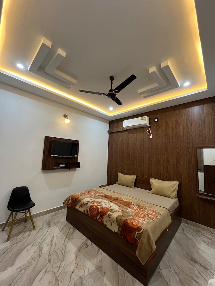 Shri Ladli Stays Inn - Vrindavan