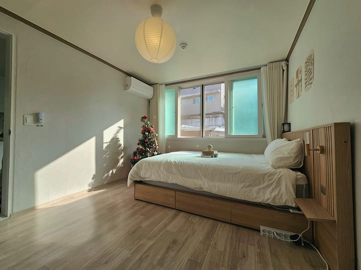 서울역 도보 15분｜정남향 햇살 가득한 조용한 감성 숙소｜장기숙박·재택 최적 - South Korea