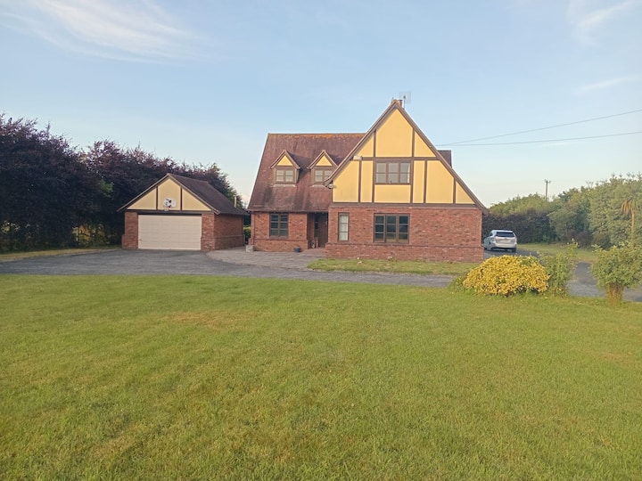 Beautiful Countryside Tudor Style Family Home - Kilkenny