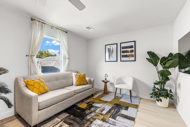 Chic Heights Apt 2 • Steps From Top Restaurants - Houston, TX