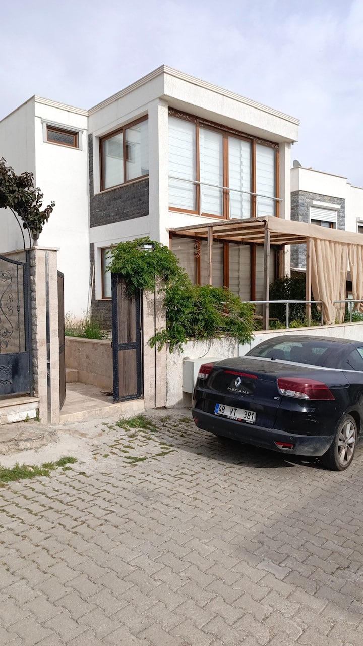 3+1 Lux Villa. Tüm Ihtiyaç Eşyaları Mevcuttur. - Turgutreis
