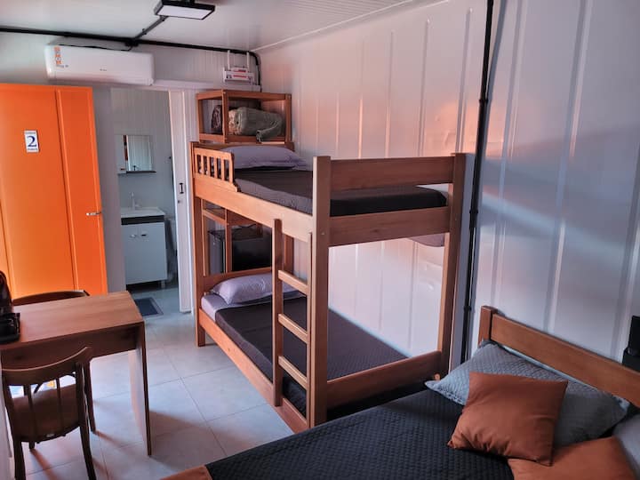 Suíte Em Contêiner 50m Da Praia-ar, Wi-fi & Estac - Itapoá