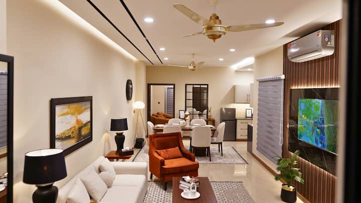 Modern 2 Bhk With City Views| Pool+wifi+parking - Islamabad