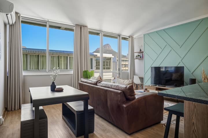 Central 2 Bed 2 Bathroom Apartment In Cape Town - Camps Bay