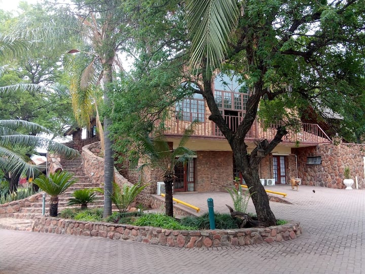 Villa La Corrie Guest Lodge - Steelpoort