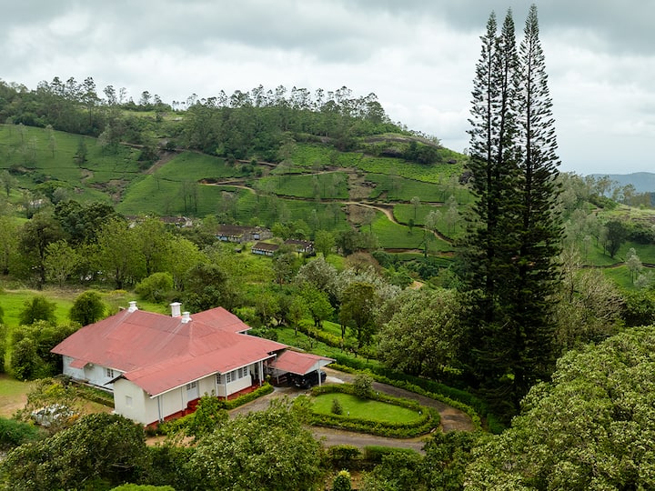 Luxury Heritage Bungalow Amidst Tea Plantations - Valparai