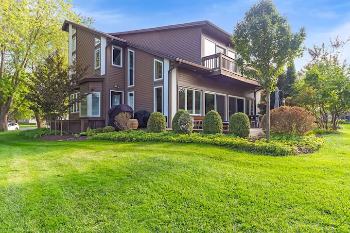 New Listing! Spacious 5br Home W/ Sauna, Game Room - 소개턱