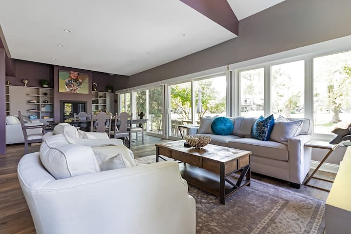 Luxury 5 Br Douglas Retreat- W/game Room & Sauna - Saugatuck, MI