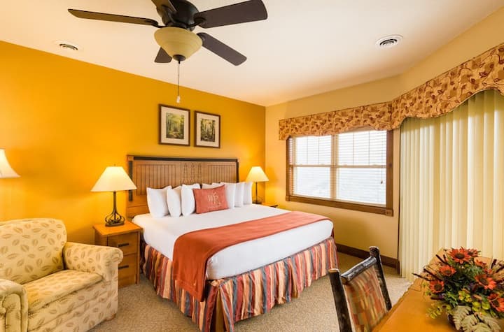 Christmas In The Smokies - 4 Bedroom Condo - Gatlinburg, TN