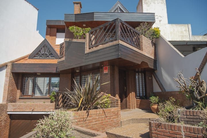 Güemes · Chalet 3 Pisos P/18 · Quincho + Parrilla - Mar del Plata