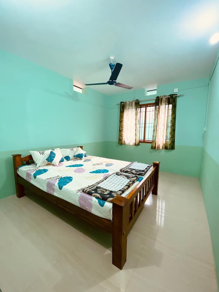 Family Room At Pappa’s Pride – Cozy & Clean - Honnavar