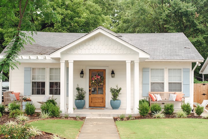 Charming Historic District Cottage Near Downtown - Conway, AR