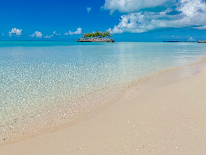 Rise & Shine #1 - Steps To Gaulding Cay Beach - The Bahamas