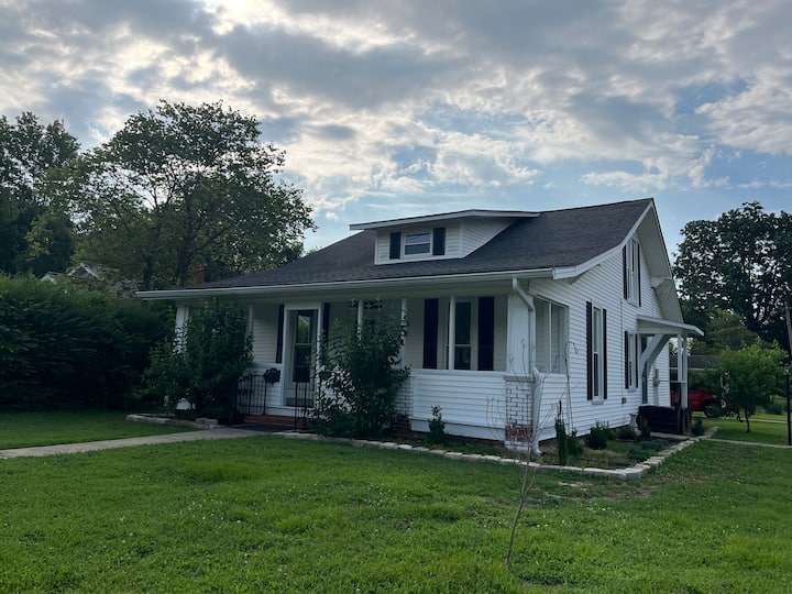 New - Cozy 2br Retreat In Midtown Paducah - Paducah, KY