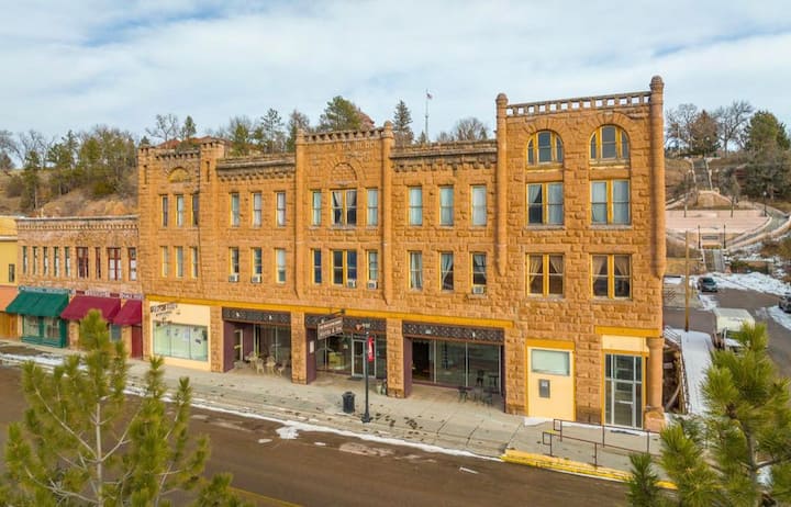 Occasions At The Red Rock, Entire Venue W/rooms - Hot Springs, SD