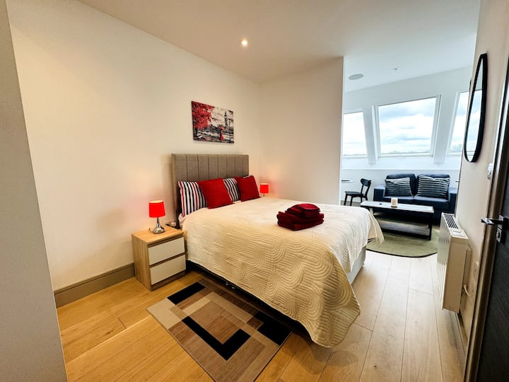 Lux Studio London - Ruislip