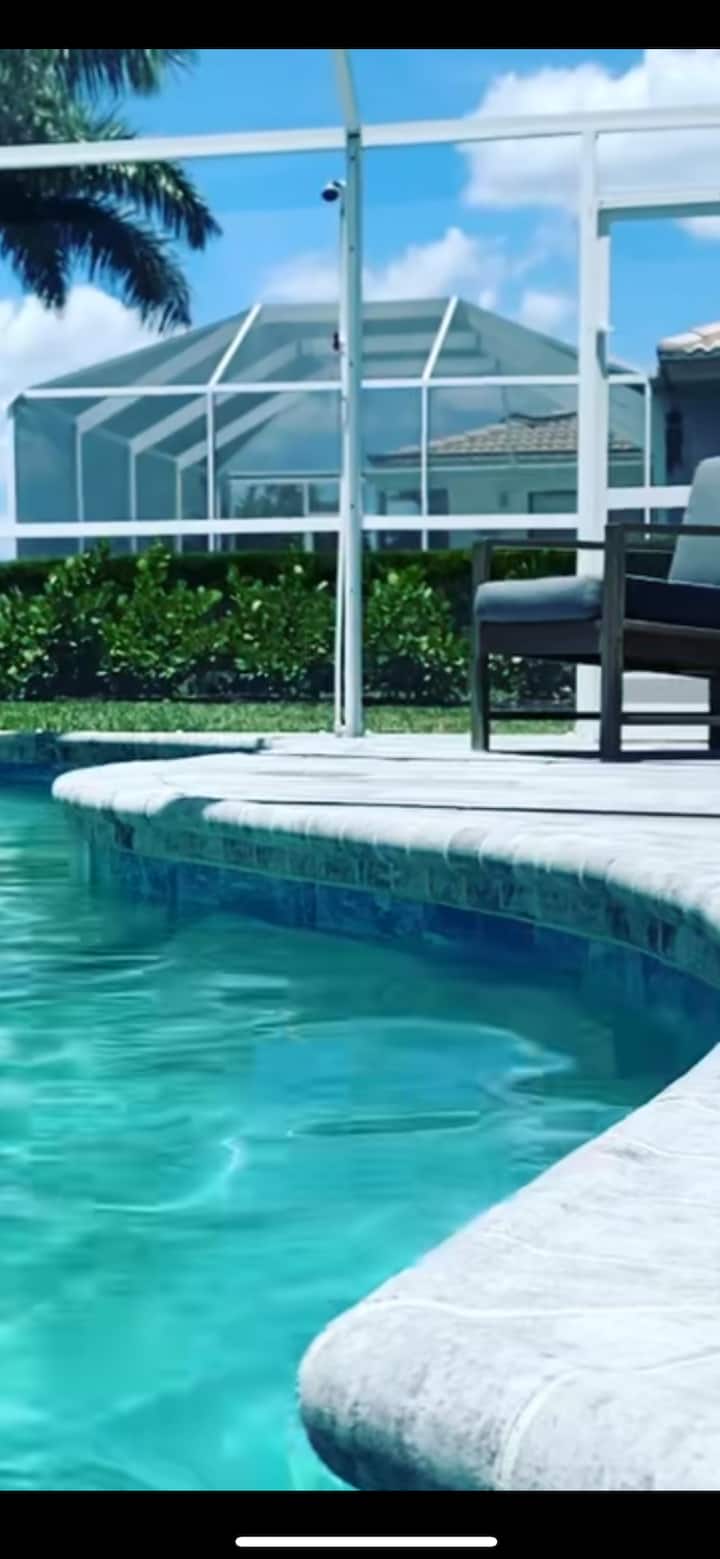 Punta Gorda Isles 3 Bedroom Waterfront Villa Home - Punta Gorda, FL
