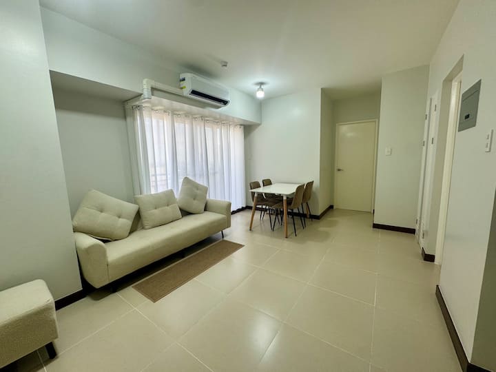 Brand New 2br Condo In Resort-style Dmci The Aston - Manila