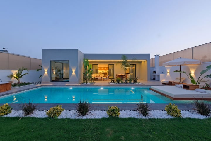 Fethiye Merkezde Sıcak Havuzlu Ultra Lüks Villa - Fethiye