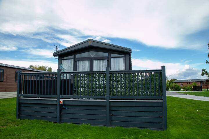 Coopers Cabin With Hot Tub - Malton