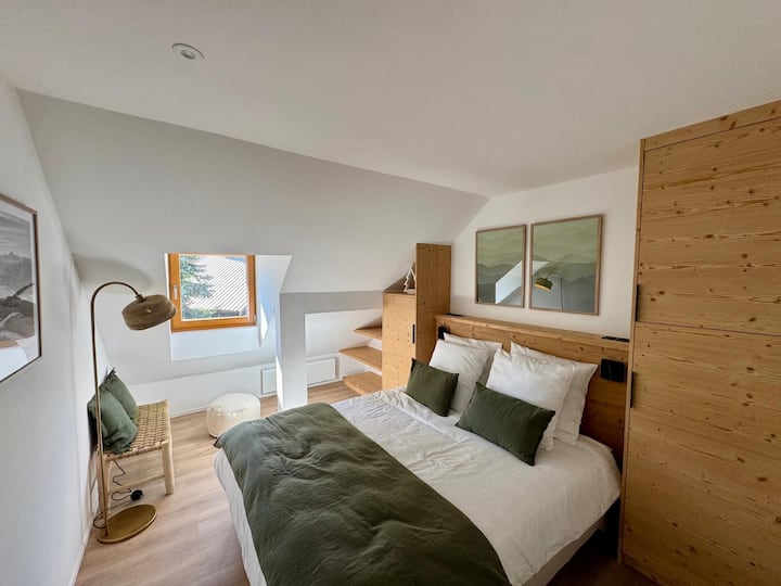 Le Flocon, Spacieux Appartement Stylé Avec Balcon - Névache