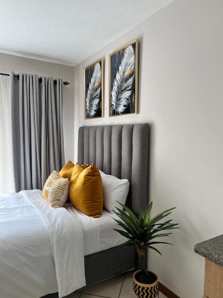 Luxurious Suite | Pool | Balcony - Midrand