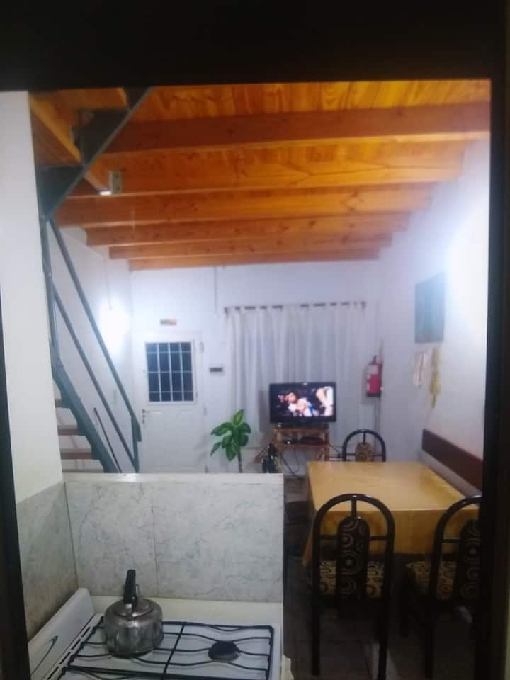 Dptos Huergo, Hospedaje Familiar. - Villa Regina