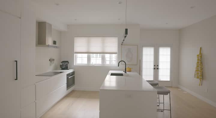 Family Friendly Renovated Townhouse - Vaughan