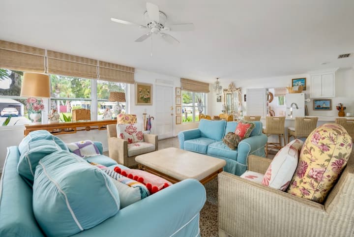 Kari’s Cottage
Less Than Two Miles To Pretty Ocean - Vero Beach, FL