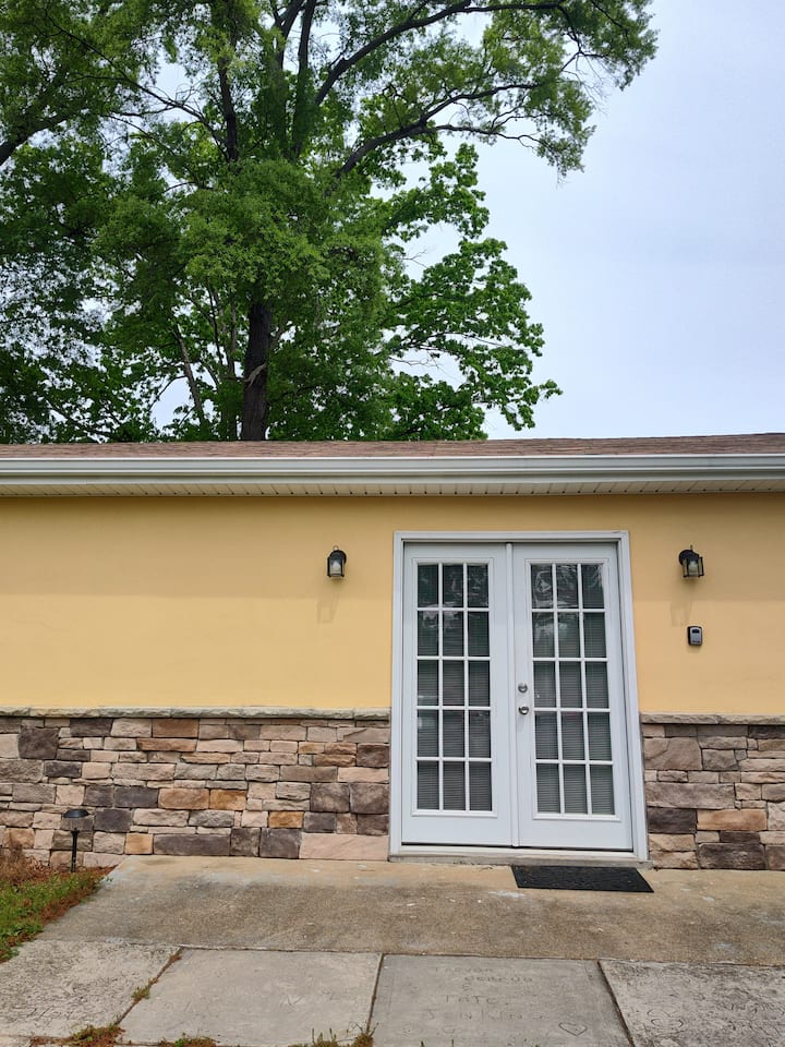 Cómodo Apartamento Privado/ Amplio Patio Exterior - 切斯特