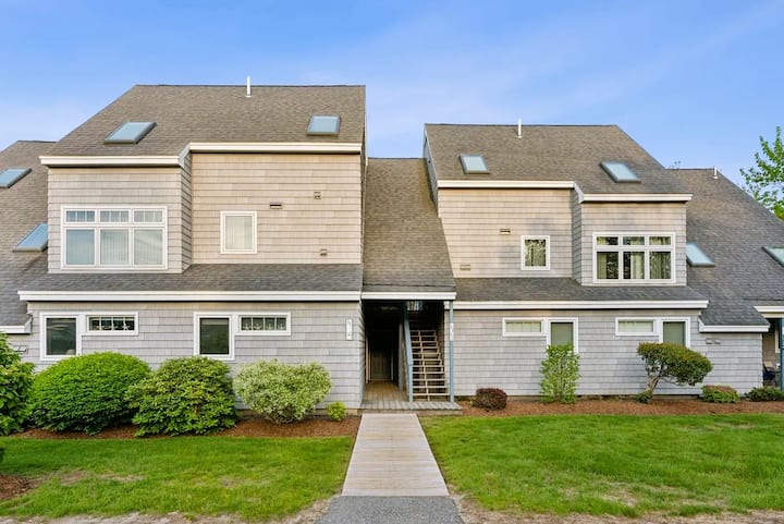 Ocean Park Meadows Condo W/pool; Walk To Beach - Old Orchard Beach, ME