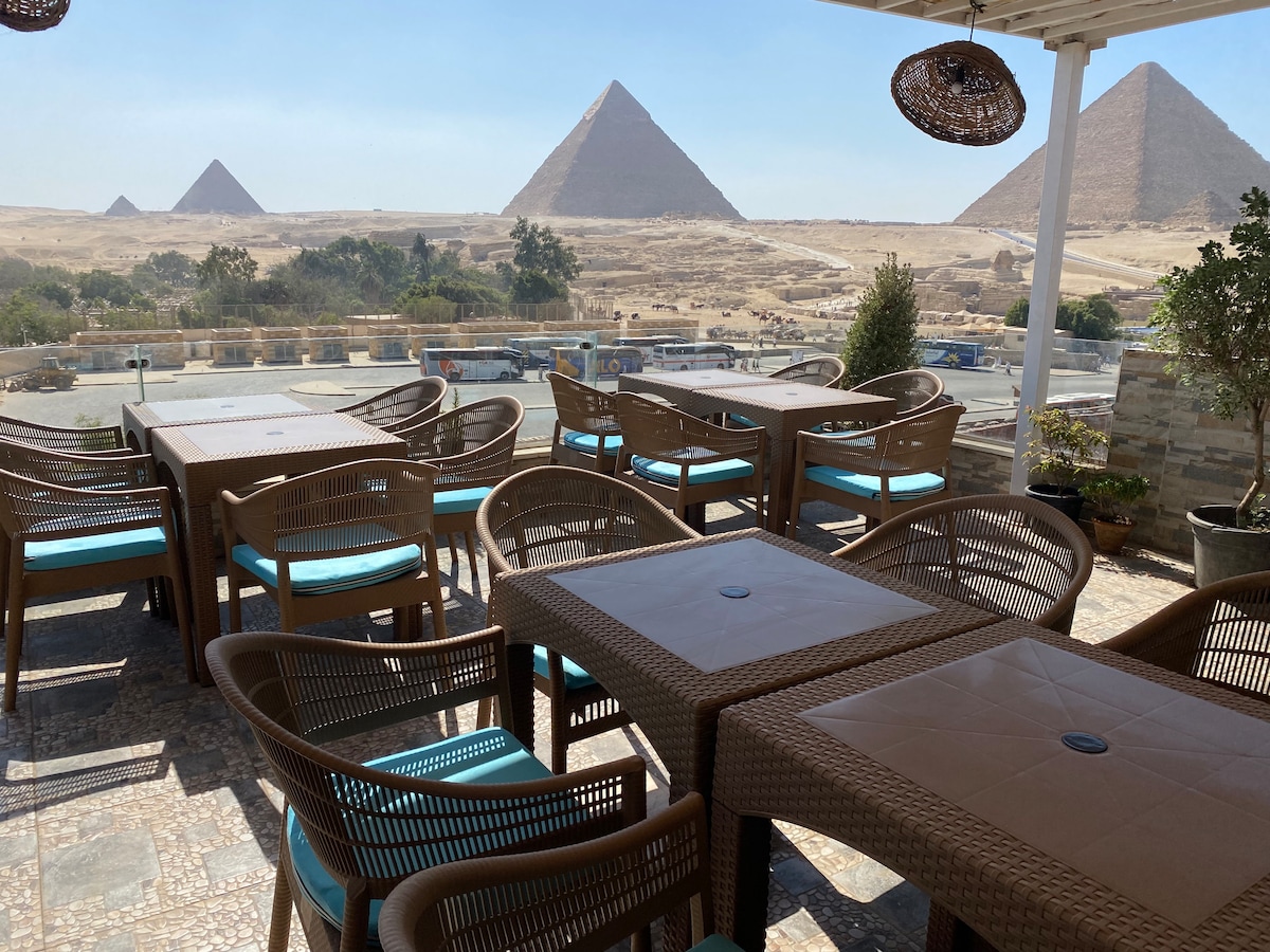 Cozy Tut Pyramids View double room - Airbnb