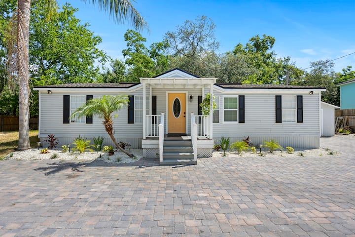 Home In Jacksonville-new-4 Bedrooms-4 Beds-2 Baths - Jacksonville, FL