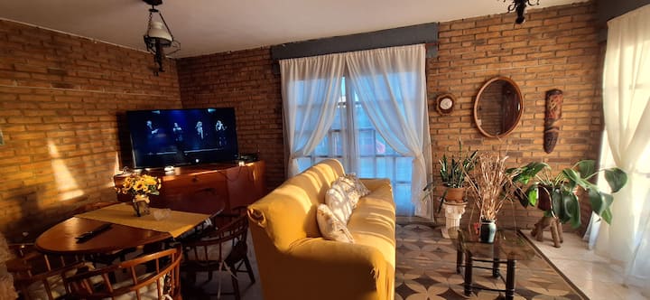 Casa Hogar: Garaje Privado. - Salto