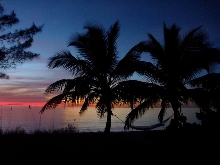 Beach House In Quiet Community - The Bahamas