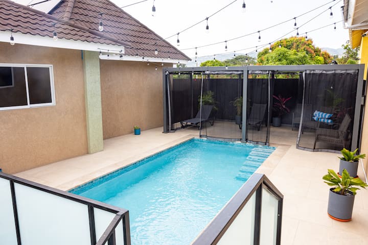 West Grove Unit-5 3br- 3ba- Infinity Pool, Secure - Kingston