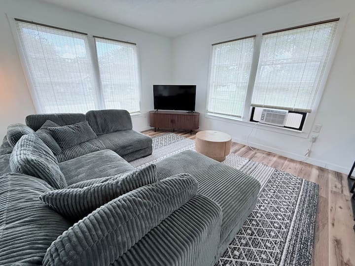 Welcome To The Jungle House In Rockdale, Sleeps 8! - Milano, TX