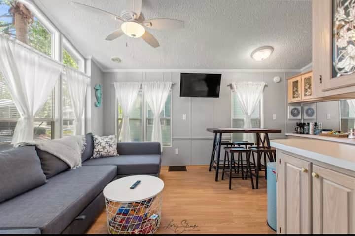 Whispering Pine Cottage - Lake Buena Vista, FL