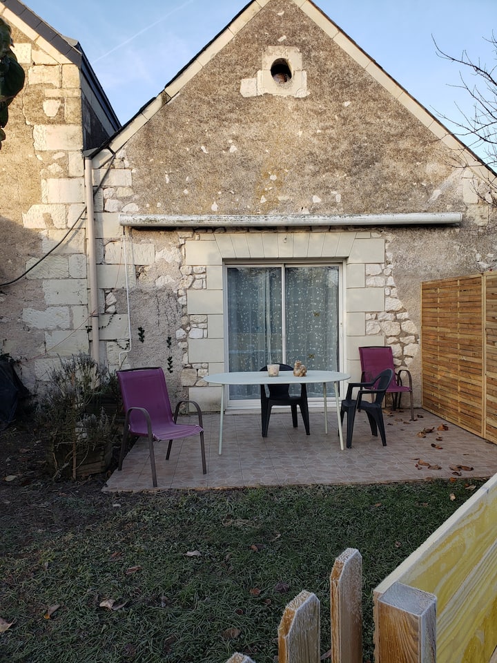 Le Chai Des Vignes Roses. - Bourgueil