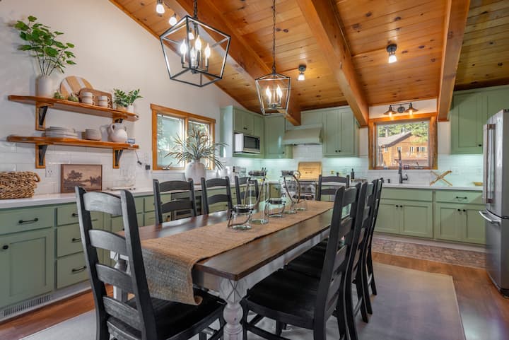 Gorgeous Cabin Hot-tub Tahoe Park Beach Access - Tahoe City, CA