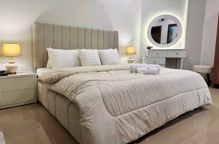 Exquisite 1br Apartment W/ Terrace Near Giga Mall - Pakistan